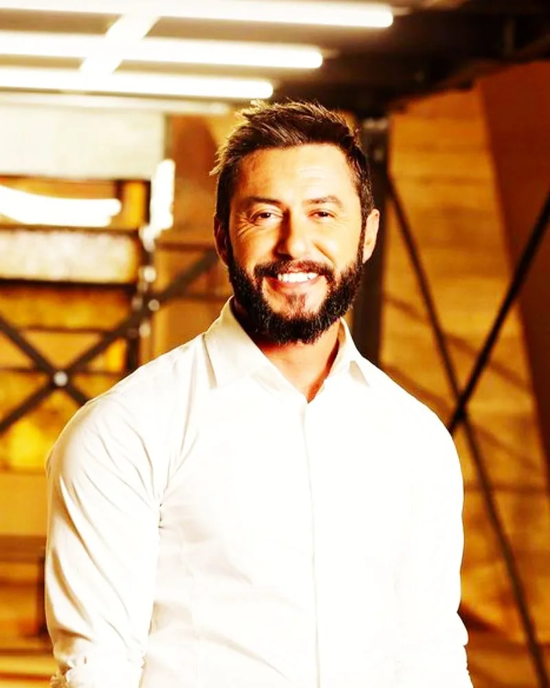 Chi è FEDERICO RUFFO (Filorosso Revolution), una vita da giornalismo d ...